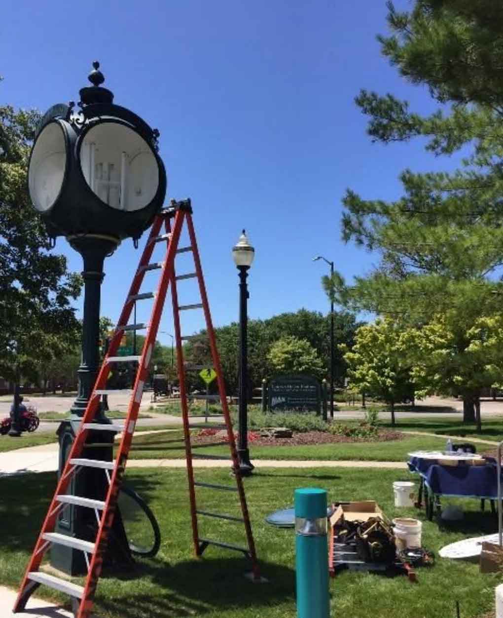 4-Face Post / Street Clock Re-Build - Lumichron Clock Company